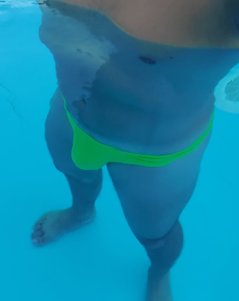 Im String Sonnen Im Pool 30 Pics Xhamster 3515