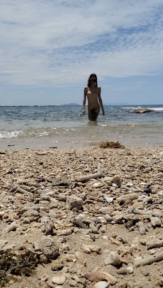 Shemale Beach Jerk Off 10 Pics Xhamster