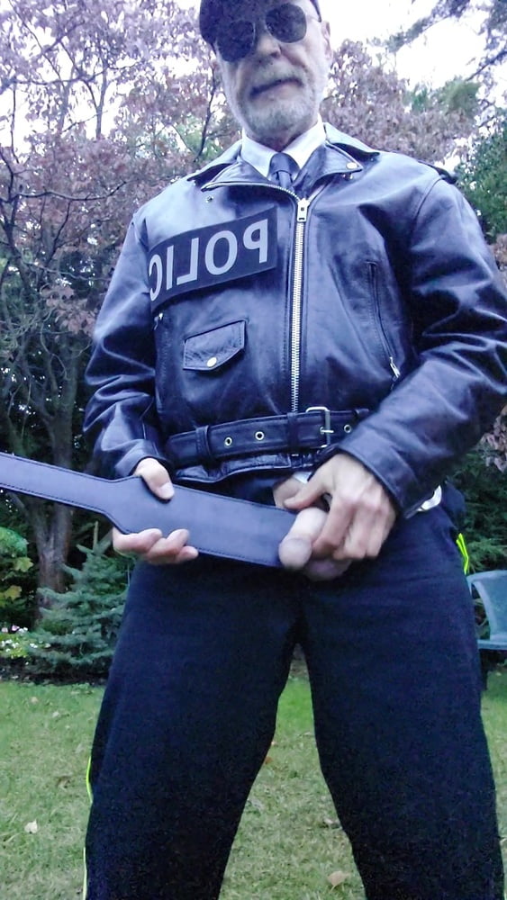 Cop Looking For Service 13 Pics Xhamster
